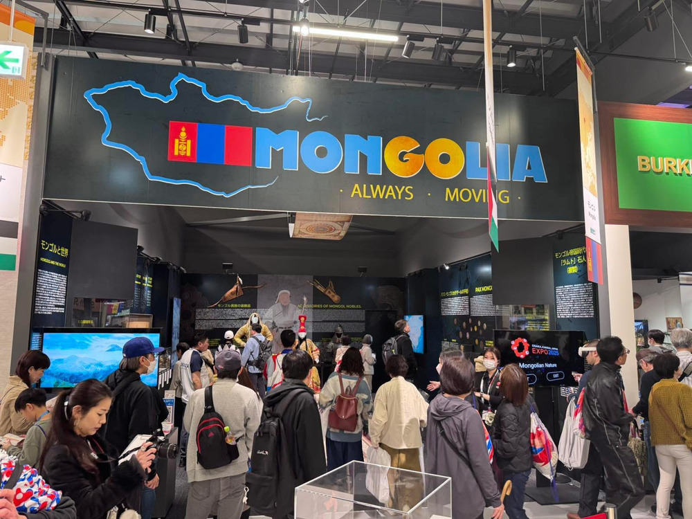 ОЛОН УЛСЫН ЭКСПОД МОНГОЛЫН ЭЗЭНТ ГҮРНИЙ ТҮҮХ СОЁЛЫН ӨВИЙГ ТАНИЛЦУУЛЖ БАЙНА